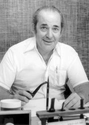 Gruff Voice for Workers Dies - The Chief