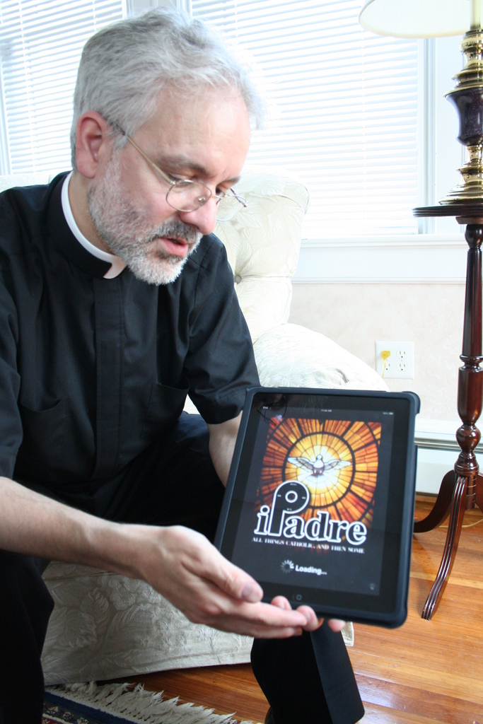 Priest blends technology with theology to reach Catholics | Rhode ...