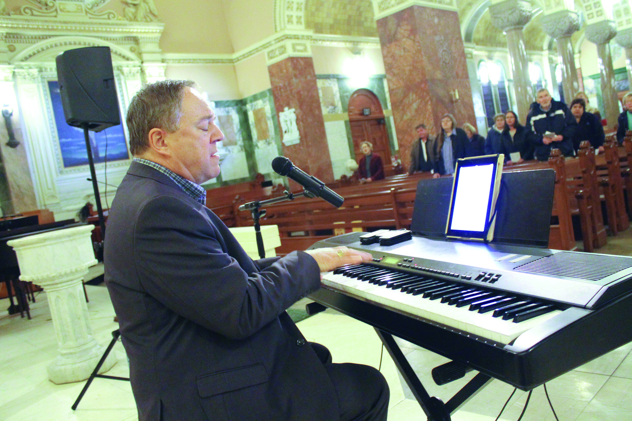 His music inspires prayer | Rhode Island Catholic